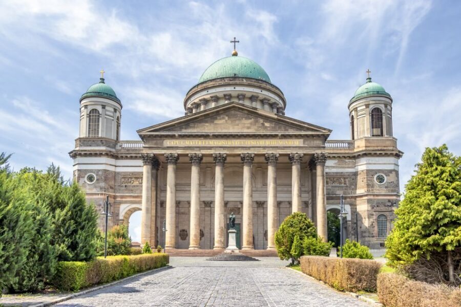From Budapest: Danube Bend Day Trip in English - Stops Along the Danube: What Makes Them Special