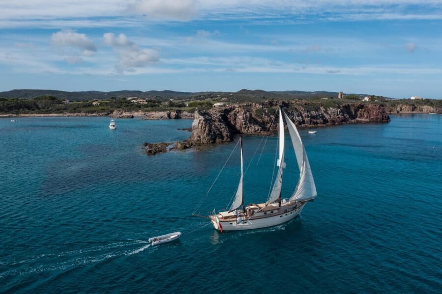 From Calasetta:Saling boat Tour to Carloforte & Sant'Antioco - FAQ