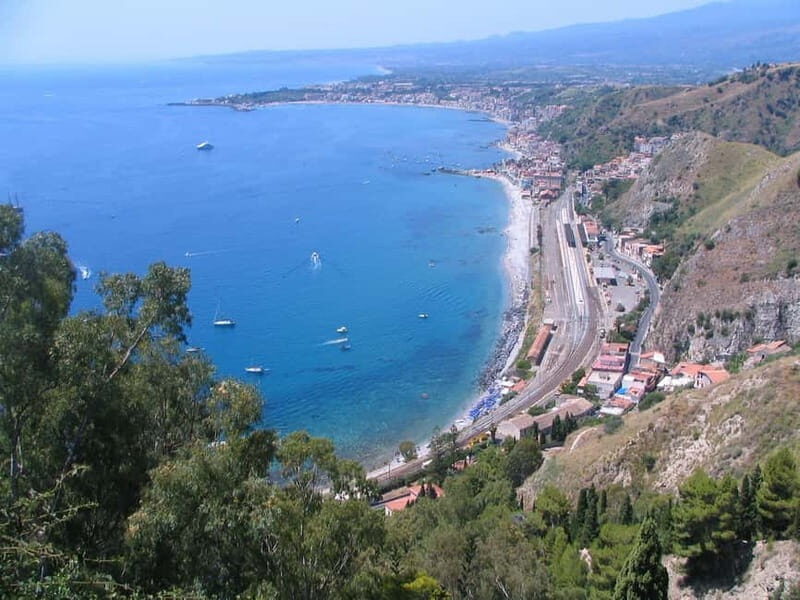 From Catania: Taormina, Isola bella & Castelmola tour - Itinerary Breakdown
