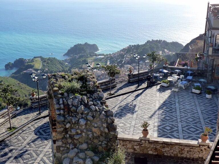 From Catania: White Lotus tour Taormina, Castelmola & Naxos - Introduction to the Experience