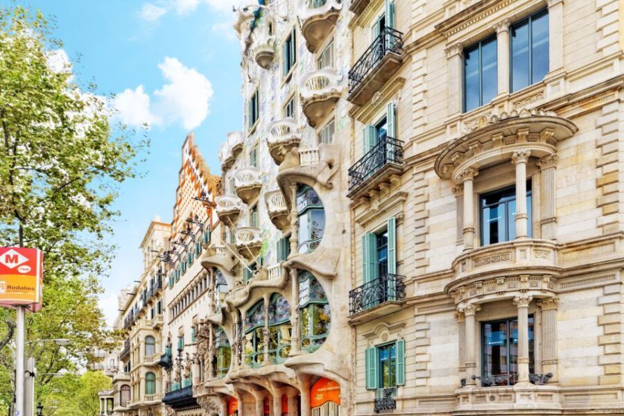 From Costa Brava: Barcelona and Antoni Gaudí's Work Bus Tour - What You’ll Experience on the Ground