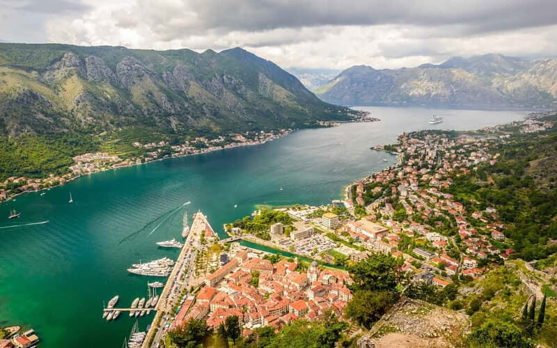 From Dubrovnik: Montenegro Day Trip with Boat Cruise - The Journey Begins: Picking Up and Crossing the Border