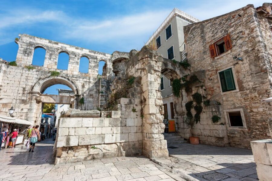 From Dubrovnik: Split Day Trip and City Tour with Transfers - Detailed Breakdown of the Tour Experience