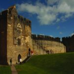 From Edinburgh: 5 Day Best of Northern England Tour - Transport and Accommodation