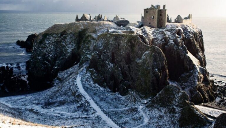 From Edinburgh: Glamis and Dunnottar Castles Tour in Italian - Transport, Timing, and Comfort