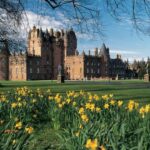 From Edinburgh: Glamis and Dunnottar Castles Tour in Spanish - What to Expect from the Tour