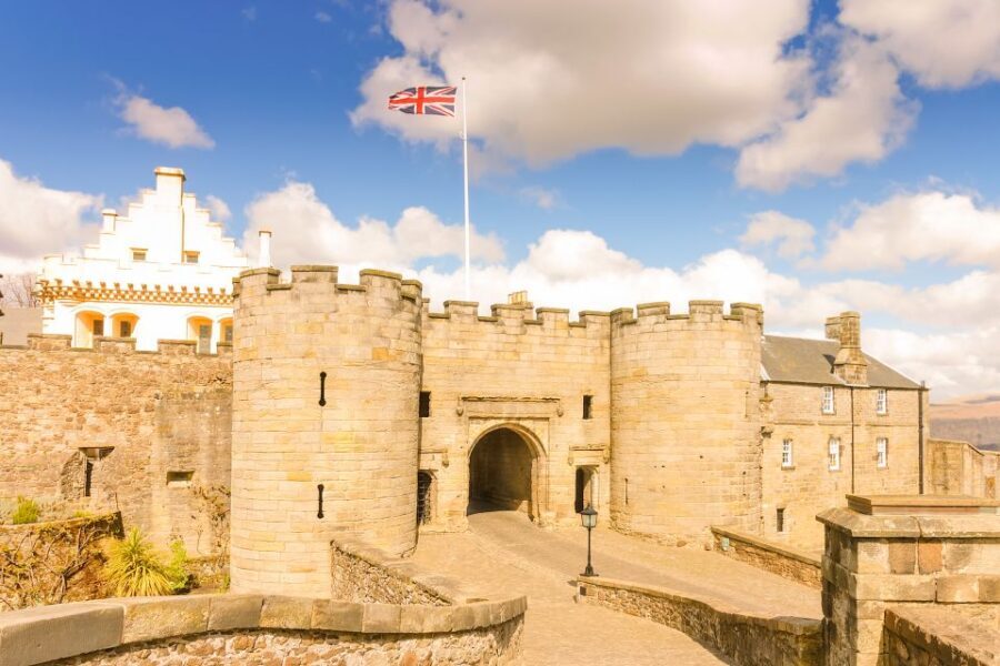 From Edinburgh: Stirling Castle, Loch Lomond & Whisky Tour - Why This Tour Works Well