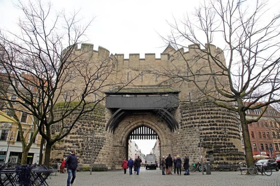 From Eigelstein to Nippes: city tour and wine hike - The Wine Stops and Tastings