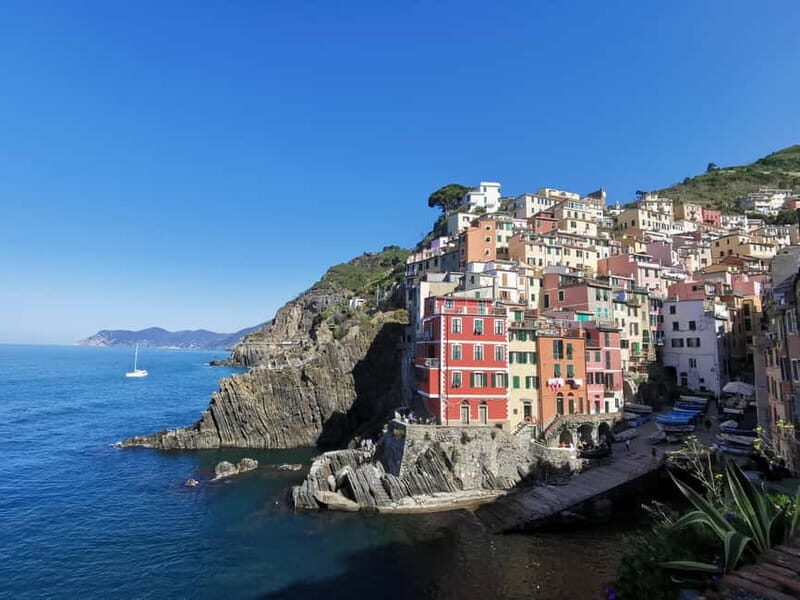 From Florence: Small-group to Cinque Terre and Pisa Day Tour - Pisa: The Iconic Leaning Tower