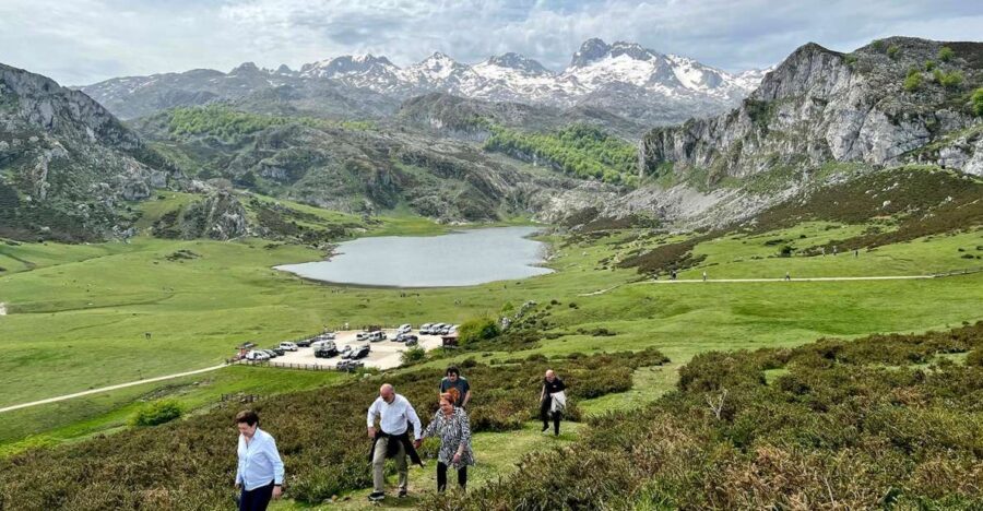 From Gijón or Oviedo: Covadonga Lakes & Sanctuary and Cangas - Covadonga Lakes: Nature’s Masterpiece