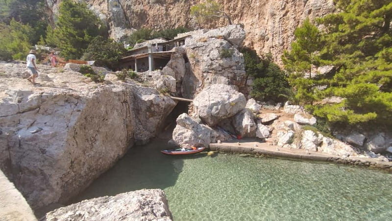 From Hvar: Red Rocks and Secret Caves Boat Tour - Itinerary Breakdown and Highlights