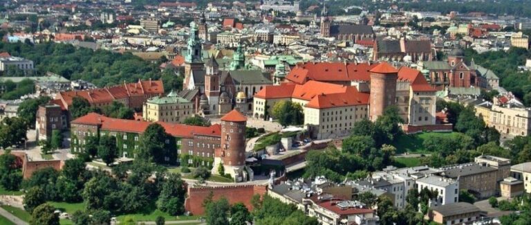 From Krakow: Zakopane Private Day Trip with Local - Discovering Zakopane’s Charm on Foot