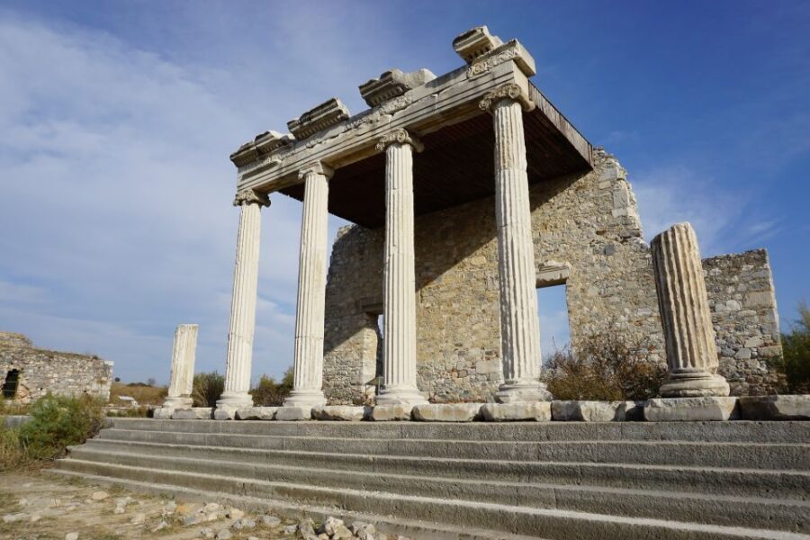From Kusadasi: Guided Tour of Priene, Miletos and Didyma - Miletos: The Coastal Powerhouse of Antiquity