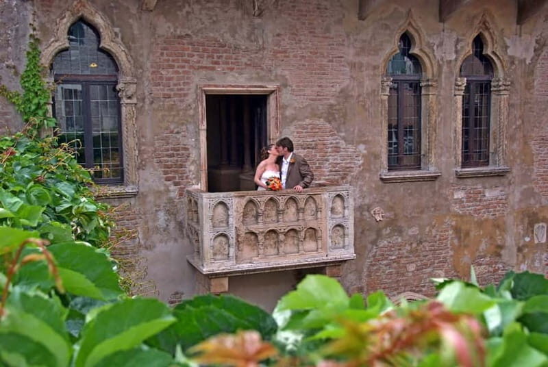 From Lake Garda: Verona Full-Day Tour - The Roman Arena and Medieval Castelvecchio