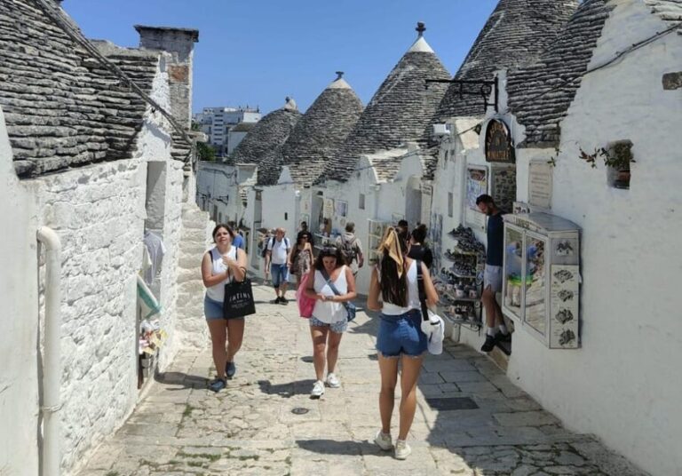 From Lecce: Alberobello, Ostuni & Locorotondo with Aperitif - The Highlights: What Makes This Tour Stand Out