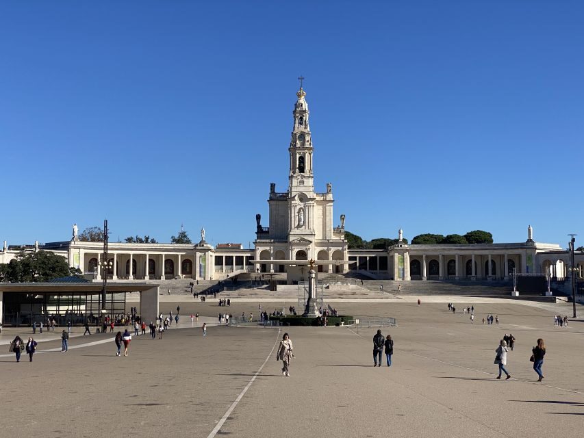 From Lisbon: Fátima, Batalha, Nazaré, and Obidos Tour by Van - A Closer Look at the Itinerary