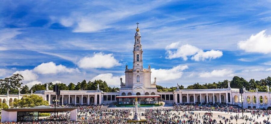 From Lisbon: Fátima, Nazaré, Batalha, and Óbidos Guided Tour - What Sets This Tour Apart