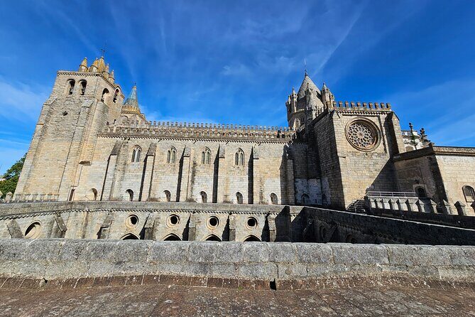 From Lisbon to the discovery of Évora and Arraiolos - Value and Practical Details