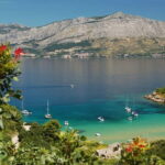 From Makarska: Blue Lagoon with charming villages of Brac - The Journey Begins: Speedboat to Povlja