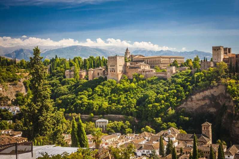 From Malaga: Day Trip to Alhambra by Bus with Entry Tickets - How the Experience Feels in Practice