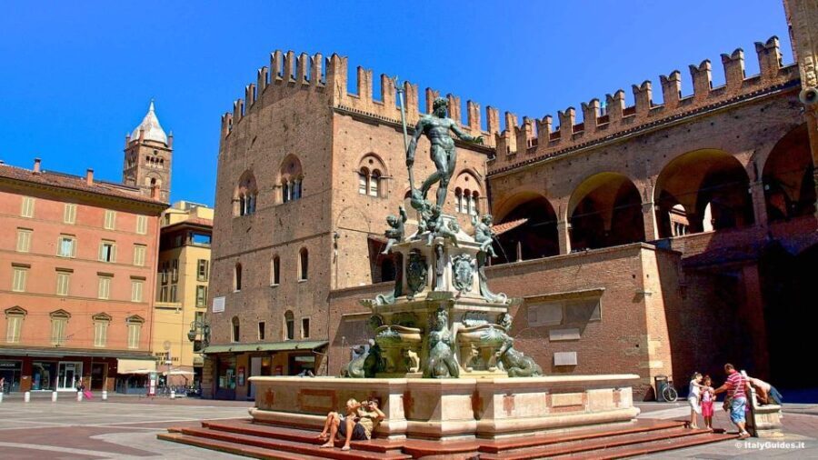 From Milan: Bologna the Capital of Italian Food Tour - Exploring Bologna’s Historic Core