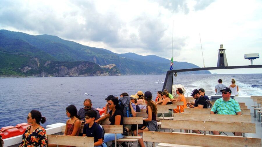 From Montecatini: Cinque Terre con Lucca Guided Tour - The Itinerary in Detail