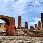 From Naples: Pompeii private tour with lunch at the slopes of Mt Vesuvius - Detailed Experience: Walking Through Pompeii