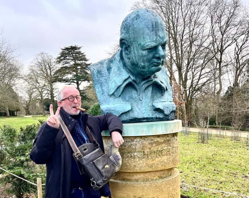 From Oxford: Churchill Tour to Blenheim Palace & his grave. - Lunch & Free Time in Woodstock