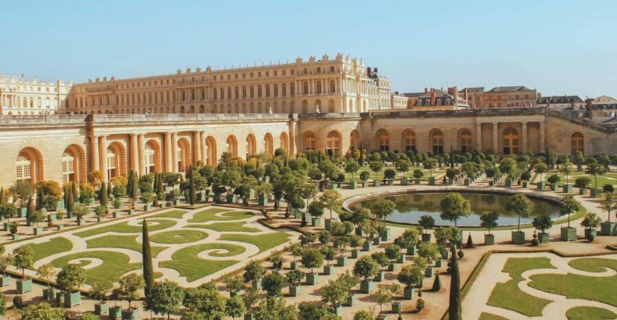 From Paris: Day Trip to Giverny & Versailles with Lunch - An Overview of the Tour Experience