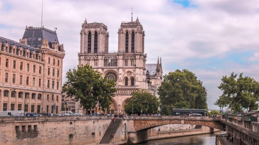 From Paris : Paris & Louvre Museum - Private Tour - The Day Unfolds: A Close Look at the Itinerary