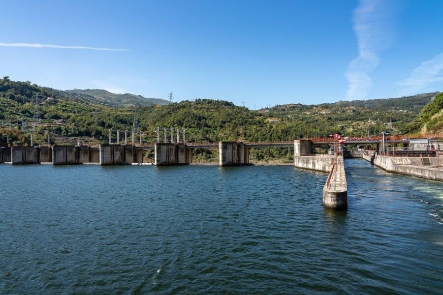 From Porto: Pinhão and Douro Valley Scenic Boat Tour - What to Expect: The Day in Detail