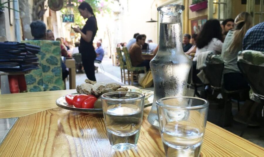 From Rethymno: Cretan Night Music, Food & Dancing - The Authenticity and Atmosphere