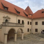 From Riga: Vilnius One-Way Tour with Sightseeing Stops - How the Tour Works in Practice