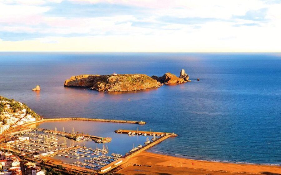 From Roses: Medes Islands Boat Tour with El Estartit Visit - Who Would Enjoy This Tour Most