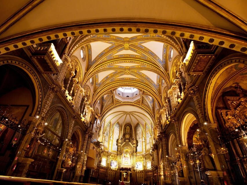 From Salou: Montserrat Monastery and 4 hours in Barcelona - Whats Included and What To Consider