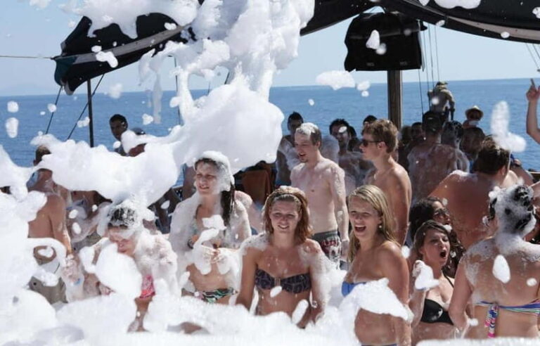 From Side/Alanya: StarCraft Luxury Day or Night Disco Cruise - Key Points