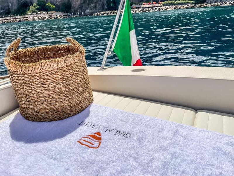 From Sorrento: Capri Island Private Boat Tour with Drinks - Navigating to Capri: A Feast for the Eyes