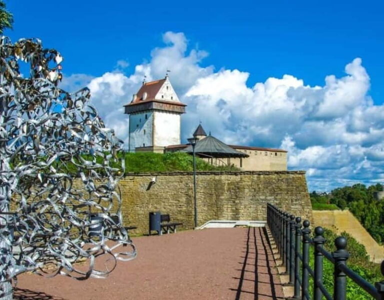 From Tallinn: Narva and "A View of Russia" Day Trip - Who Would Love This Tour?