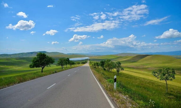 From Tbilisi: Rainbow Mountain & David Gareja Monastery Trip - Who Will Love This Tour?