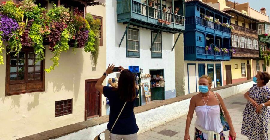 From Tenerife: Day Trip to La Palma Volcanic Landscapes - Arrival and First Impressions: Santa Cruz de La Palma