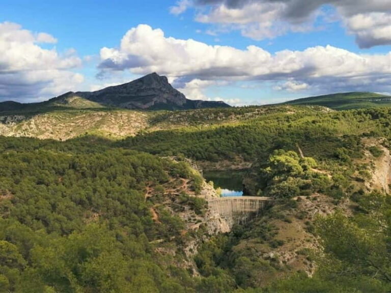 From Tholonet to the Bibémus quarries: Cézanne Hike - An In-Depth Look at the Cézanne Hike Experience