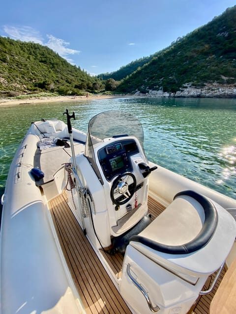 From Vis: Speed boat tour along south shore Of Vis - Analyzing the Value