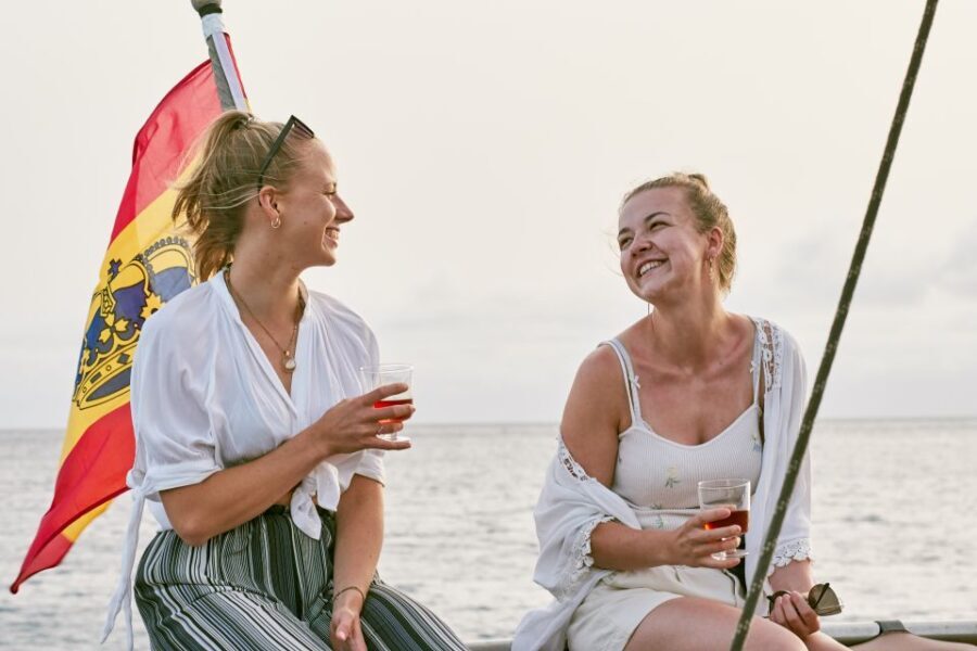 Fuerteventura: Sunset boat trip with DJ, Food & Drinks - Who Should Consider This Experience?