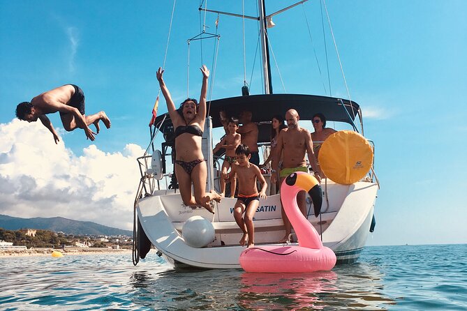Full day private sailing trip in Barcelona -snorkel, swim and sun - Key Points