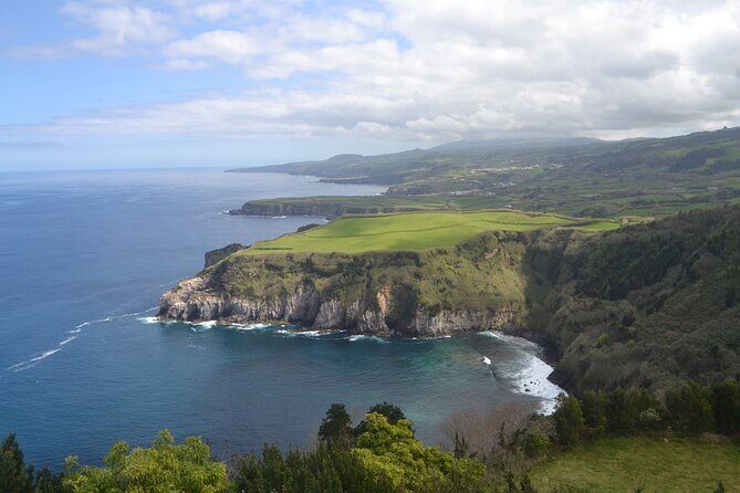 Full Day Private Tour Sete Cidades/Lagoa do Fogo/Furnas - The Bottom Line