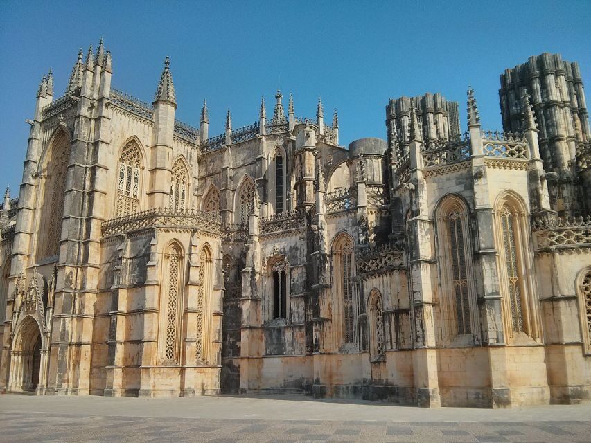 Full-Day Private Transport - Fátima, Batalha, Nazaré, Óbidos. - Visiting Batalha: The Monastery Masterpiece