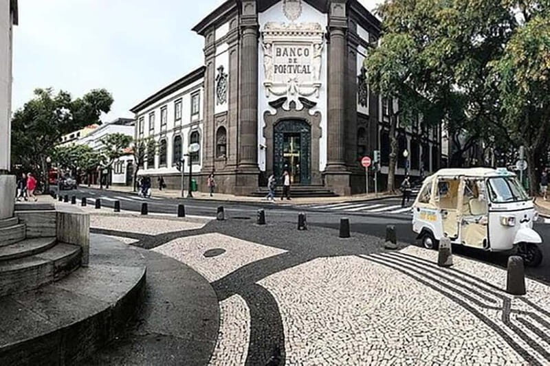 Funchal: Quick & Fun 30-Minute Tuk Tuk Tour with Local Guide - Why You Might Love This Tour