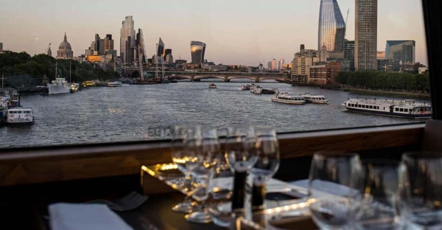 Gastronomic 6-course fine-dining dinner on Luxury London Bus - Why This Tour Might Be Perfect for You