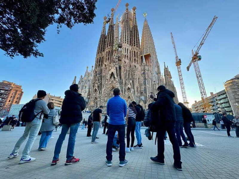Gaudi Barcelona in 1 Day: Sagrada Familia, Park Guell, tapas - Walking Down Passeig de Gracia to Casa Mila