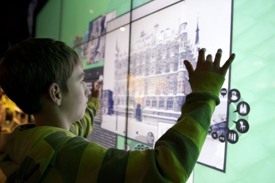Gaudí Experiència Barcelona Admission Ticket - Who Is This Experience Perfect For?